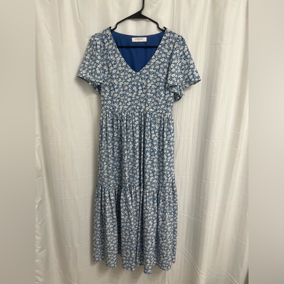 Commense | Dresses | Blue White Floral Vneck Short Sleeve Tiered Maxi ...